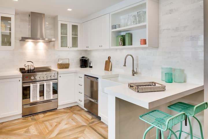 Spacious Dual Apartments | Walk To Beach - Miami Beach, FL