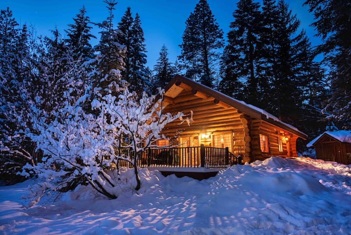 Log Cabin Near Stevens Pass, Wa - Lake Wenatchee State Park, Leavenworth