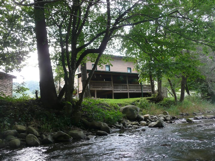 Helton Creek Main Cabin - Grayson Highlands State Park, Mouth of Wilson
