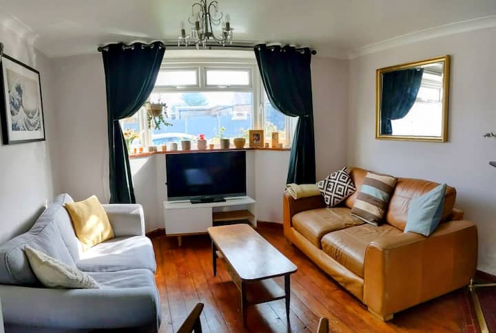 3-bedroom Family Home With South-facing Garden - Folkestone