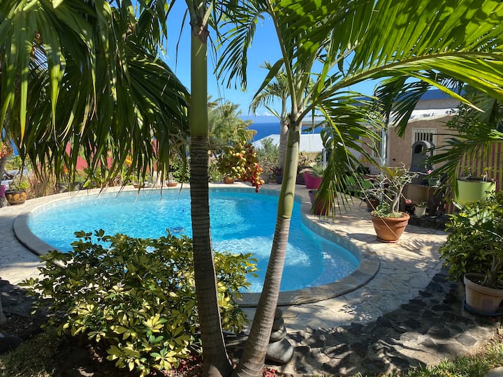 Studio Climatisé Vue Mer, à 5mn à Pied Du Lagon - Réunion