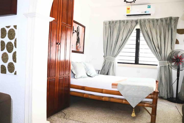 Cozy Home & Beautiful Garden - Accra