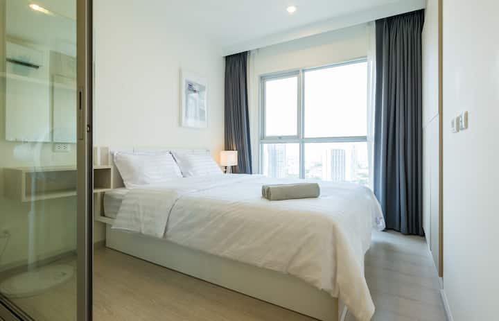 Tranquil In The Sky Near Skytrain - Bangkok