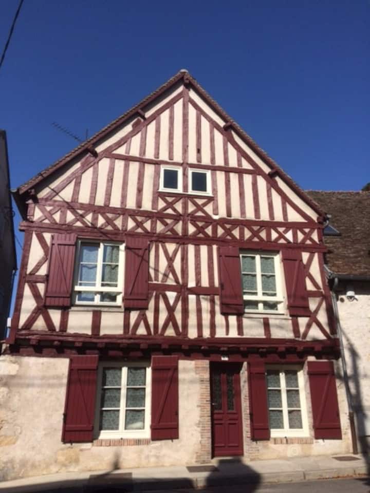 Logement Entier: Appartement   Centre  De Provins - Provins
