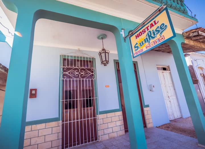 Sun Rise – Casa Grande Y Confortable En El Centro - Cuba