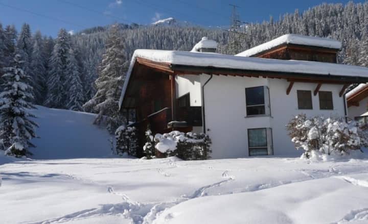 Spacious And Comfortable Alpine Apartment - Klosters-Serneus