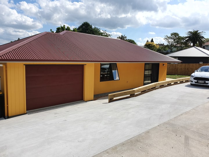 Cheery In Kihikihi - Te Awamutu