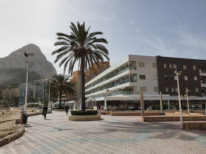 Edificio Frentemar. 
Primera Línea De Playa - Calp