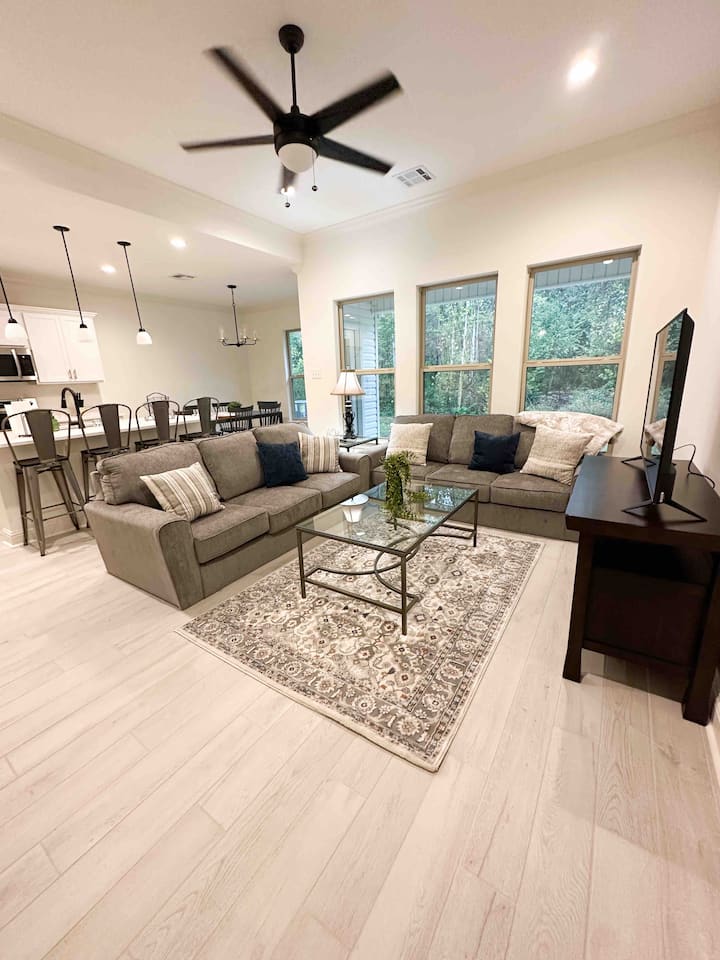 Sleeps 8-new Construction Home Near Lsu! - Baton Rouge, LA