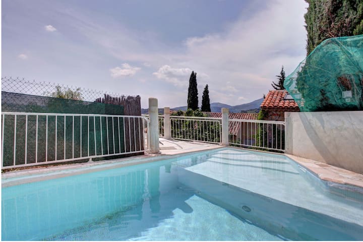 Large Provencal House With Magnificent Views In The Heart Of A Historic Village - Var