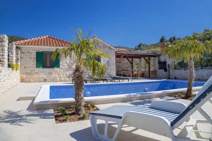 Stonehouse With Your Own Pool - Omiš