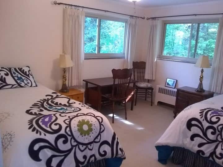 Lodge At The Light Center: Room 3 - Black Mountain, NC