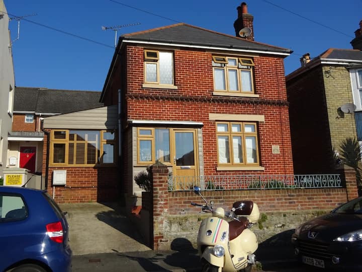 Isle of Wight Holiday Rentals & Homes - United Kingdom | Airbnb