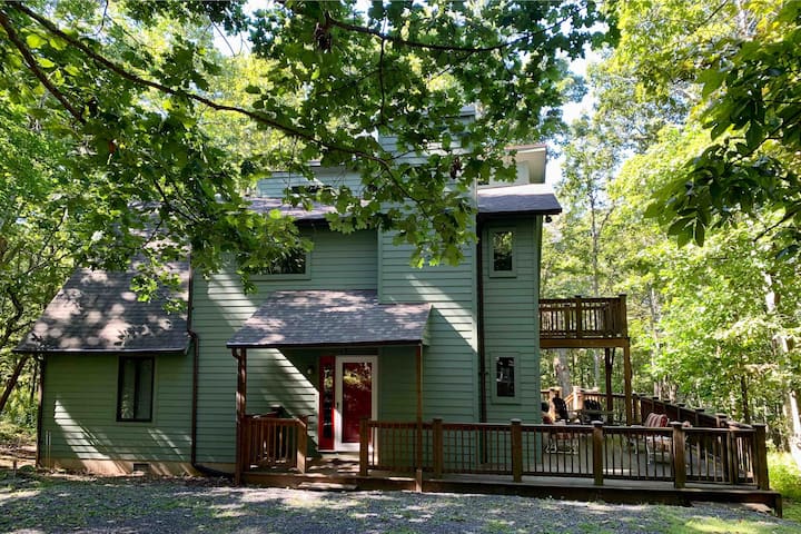 Cozy Wintergreen Cabin Near Hiking Trails - Wintergreen, VA