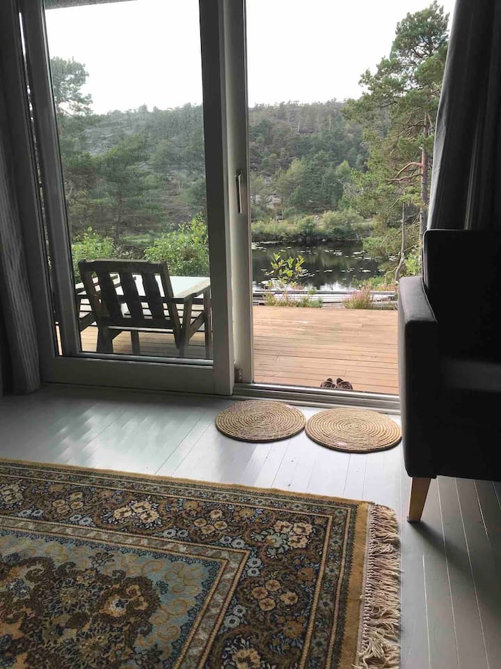 Liten Hytte Med Fine Bade -Og Turmuligheter - Lillesand