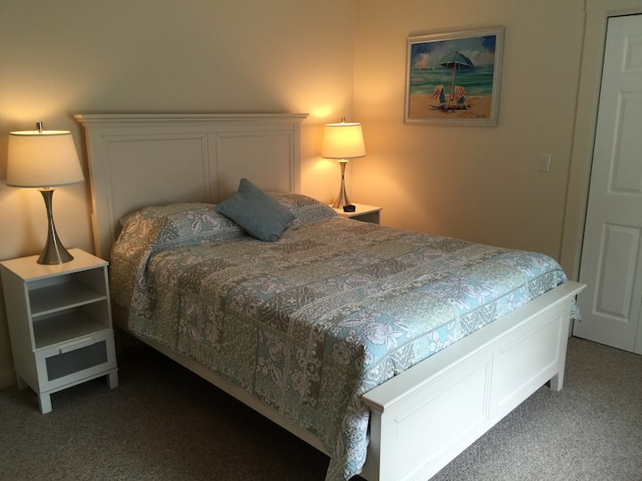 Beach Vacation Unit A - Saco, ME