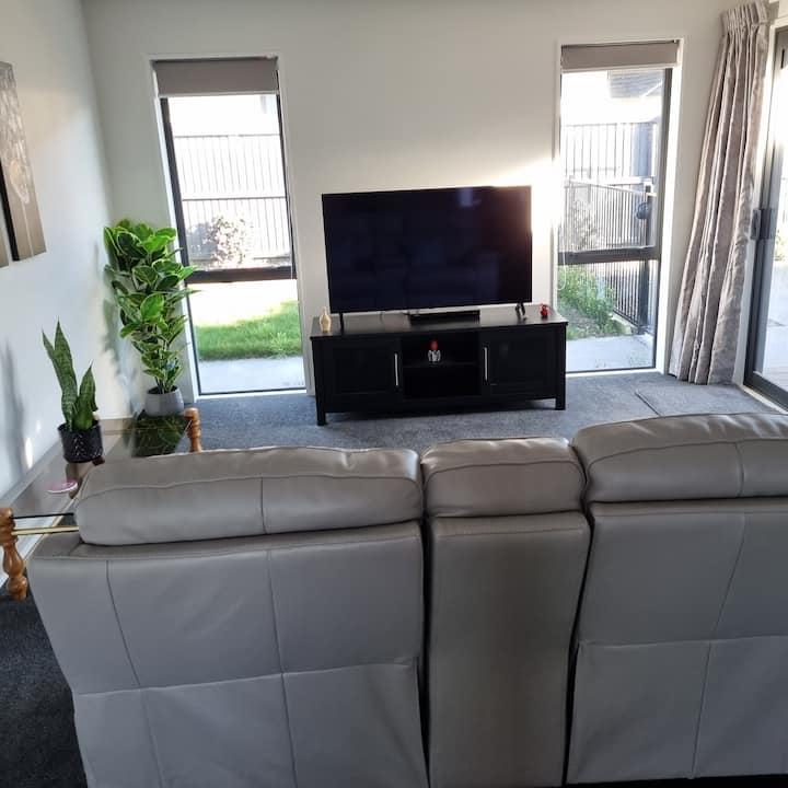 Modern Private Fully Self-contained Unit - Rolleston