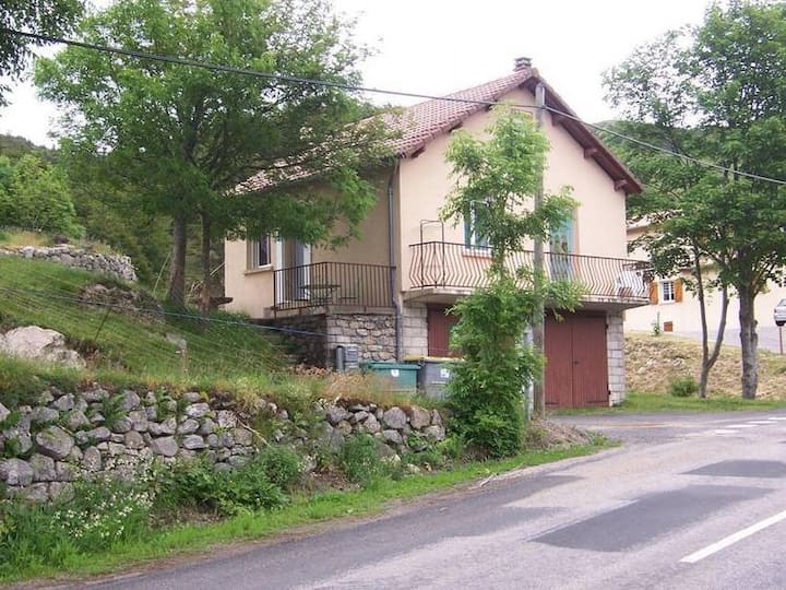 Gîte  à La Ferme Sur Le Plateau Ardéchois à 1230 M - Ardèche