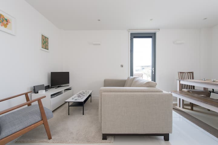 Bright & Sleek Terrace Flat In London Fields - Hackney - London