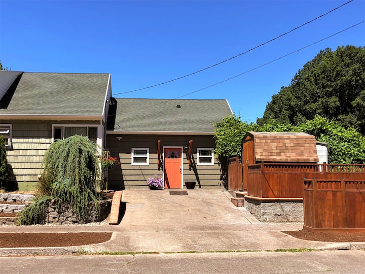 Kelly's Cottage, A Modern Se Portland Guest House! - Montavilla - Portland