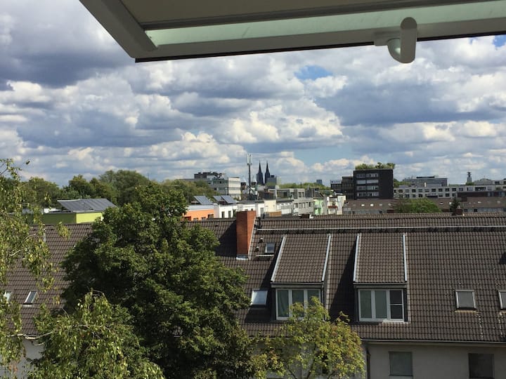 Helles Zimmer Mit Bad Zwischen Stadion Und Dom - Colonia
