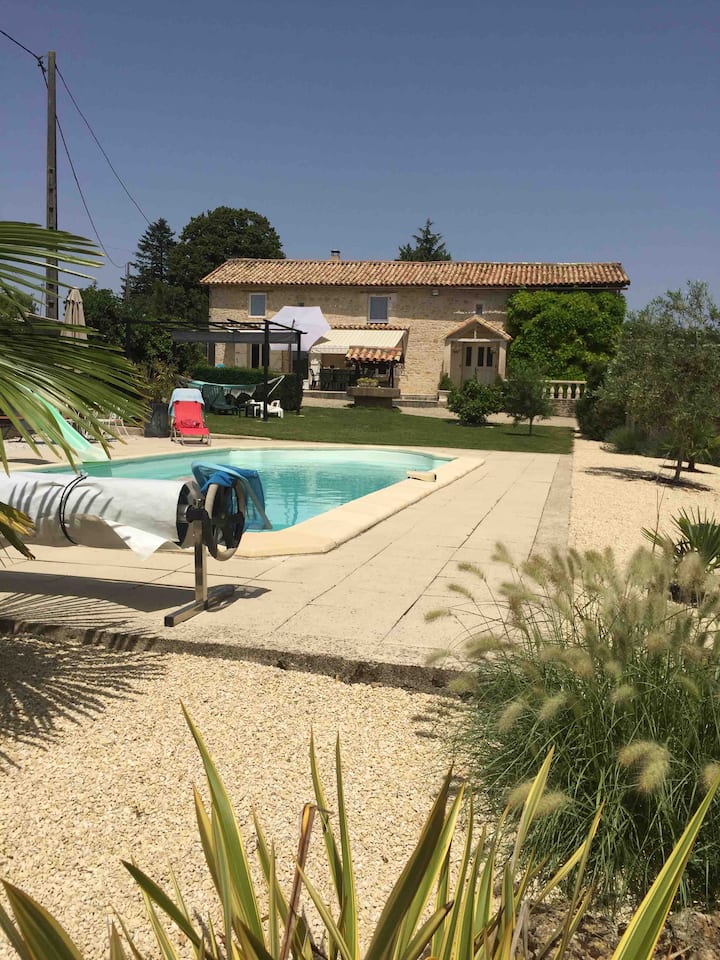 Jolie Maison De Campagne Et Piscine - France