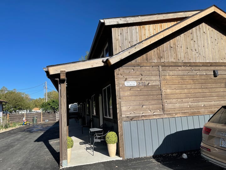 Corral Villas Yellowstone 2 - Gardiner, MT