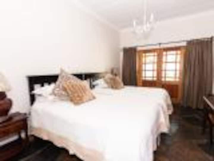 Presidents Boutique Lodge - Semi Self-catering - Vryheid