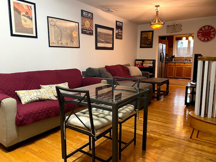 S. Philly Home With Outdoor Deck And Open Concept - Philadelphia Airport (PHL)