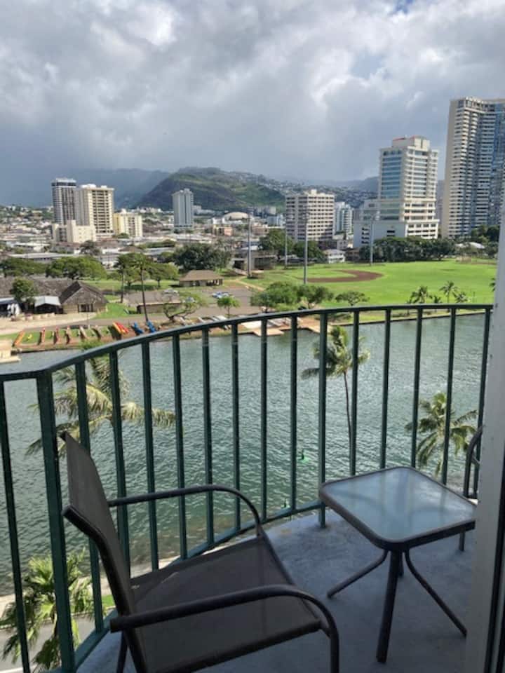 Royal Aloha 9f Along Ala Wai Canal - Honolulu