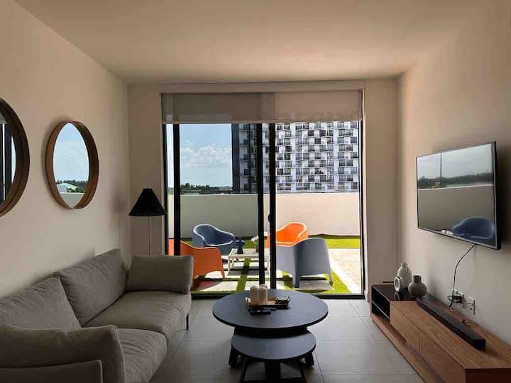 Apartamento  2b/2b En El Corazón Del Doral - Doral, FL