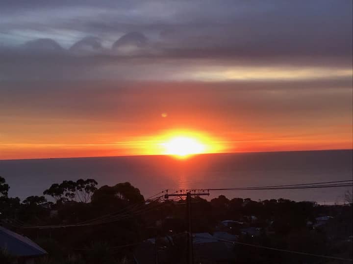 Marino Pool Studio With Views, Sleeps 4 - 매리언