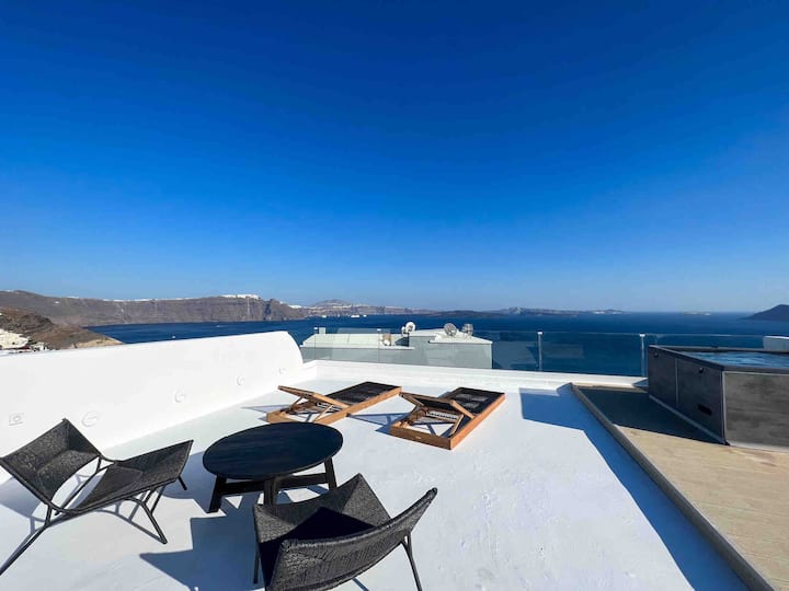Armonoia Panoramic View Suite Outdoor Heated Tub - Oia