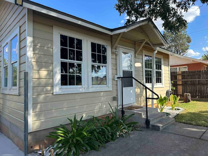 Clean And Cozy Little Nest #2 - Abilene, TX