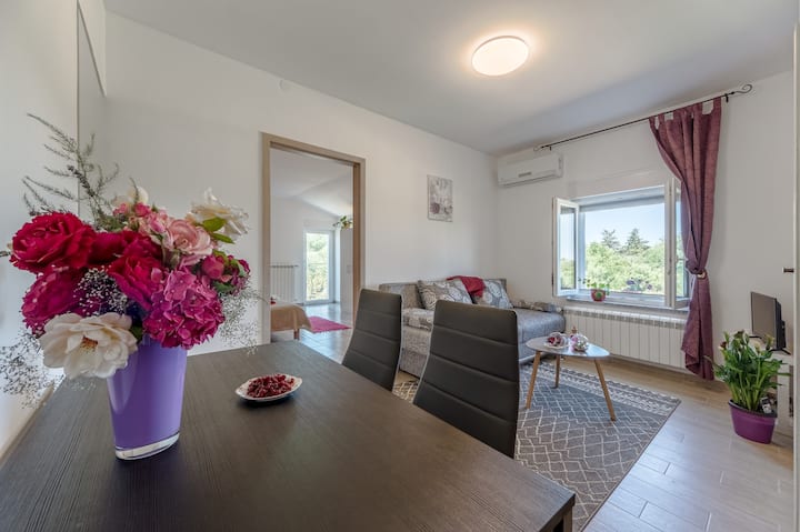 Apartment Lavander 02 - Pula. Free Parking - Pješčana Uvala