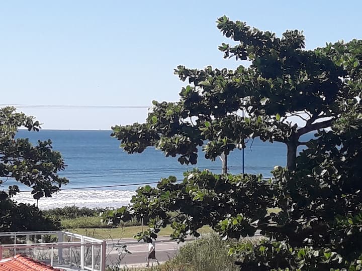 Apartamento  Frente O Mar 50 Metro Da Praia. - Itapoá