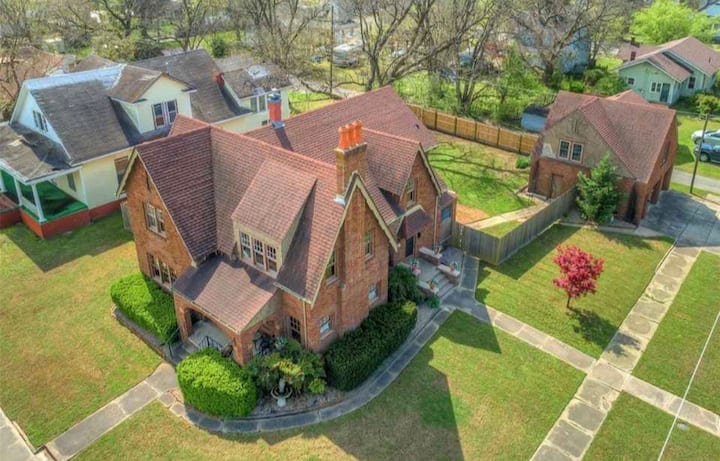 Mayberry Mansion Historic Dist Downtown Claremore - Claremore Lake, OK