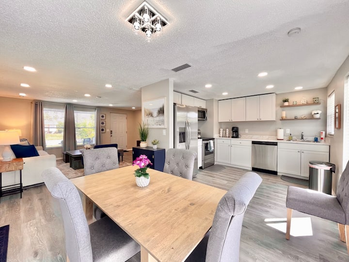 7 Min To Img + 11 Min To Cortez Beach ~ Full Home - Bradenton, FL