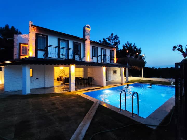 3+1 Sekiz Kişilik Havuzlu Lüx Kombi Petekli Villa - Ilıca