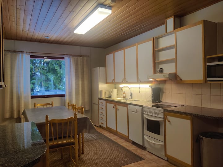 Omakotitalo, 5mh, Iso Terassi