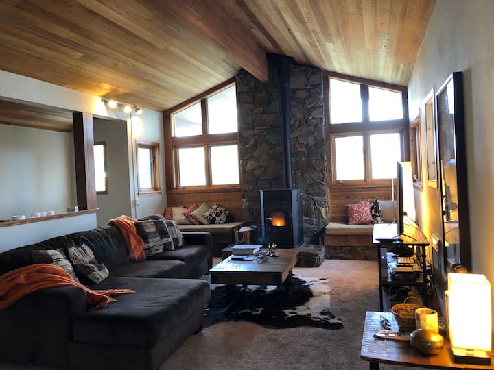 Scenic, Peaceful, And Private  3-story Cabin - Mammoth Lakes, CA