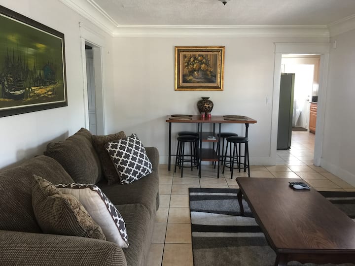 Beautiful Vintage Home. Great Value! - Long Beach, CA