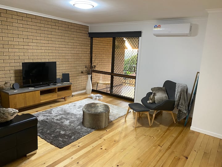 Renovated Sun Kissed Duplex Unit In Great Location - Lismore