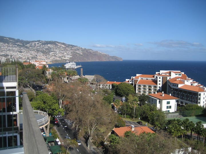 Penthouse Apartment, Best Hotels Area, Sea View - Funchal