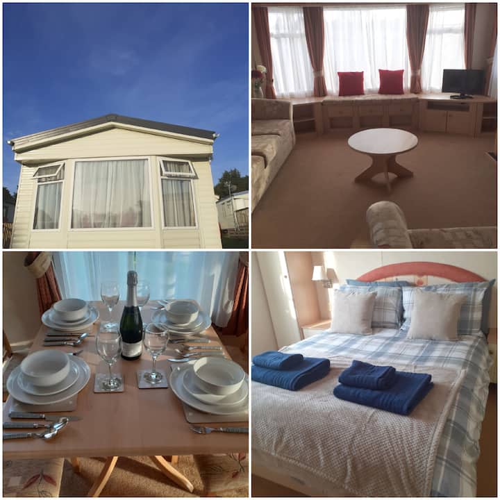 Cosy Dog Friendly Caravan - Castle Douglas