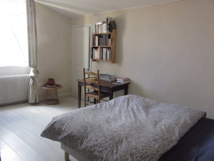 Chambre Dans Appartement Et Petit Déjeuner - Perpignan
