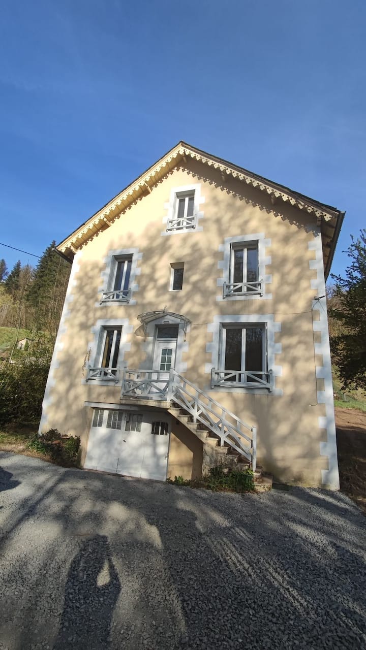 Maison Des Années 30 - Vic-sur-cère - 4 Personnes - Vic-sur-Cère