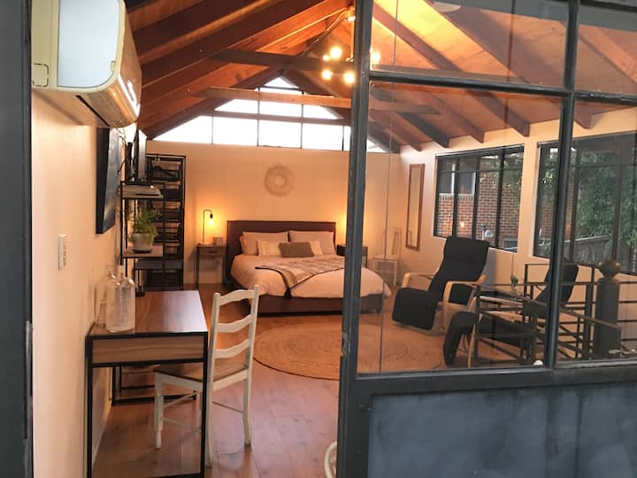 A Stone's Throw - A Bespoke Self Contained Studio - Cottesloe