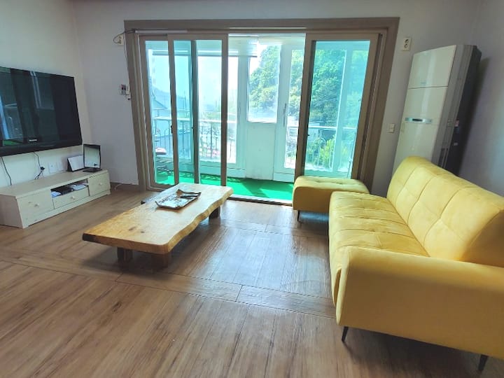 My Home Is Large. Located In Near Sea Side. - 하동군