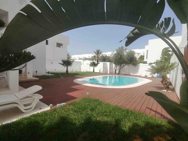 Villa à Gammarth Avec Piscine - La Marsa